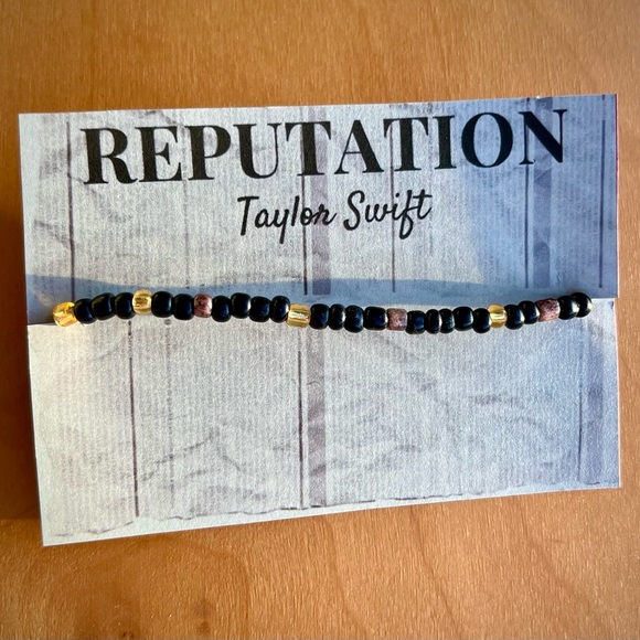 Taylor Swift | Jewelry | Reputation Taylor Swift Beaded Black Gold ...